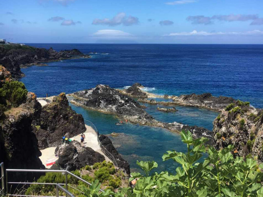 Piscinas Naturais do Altio – Explore Flores